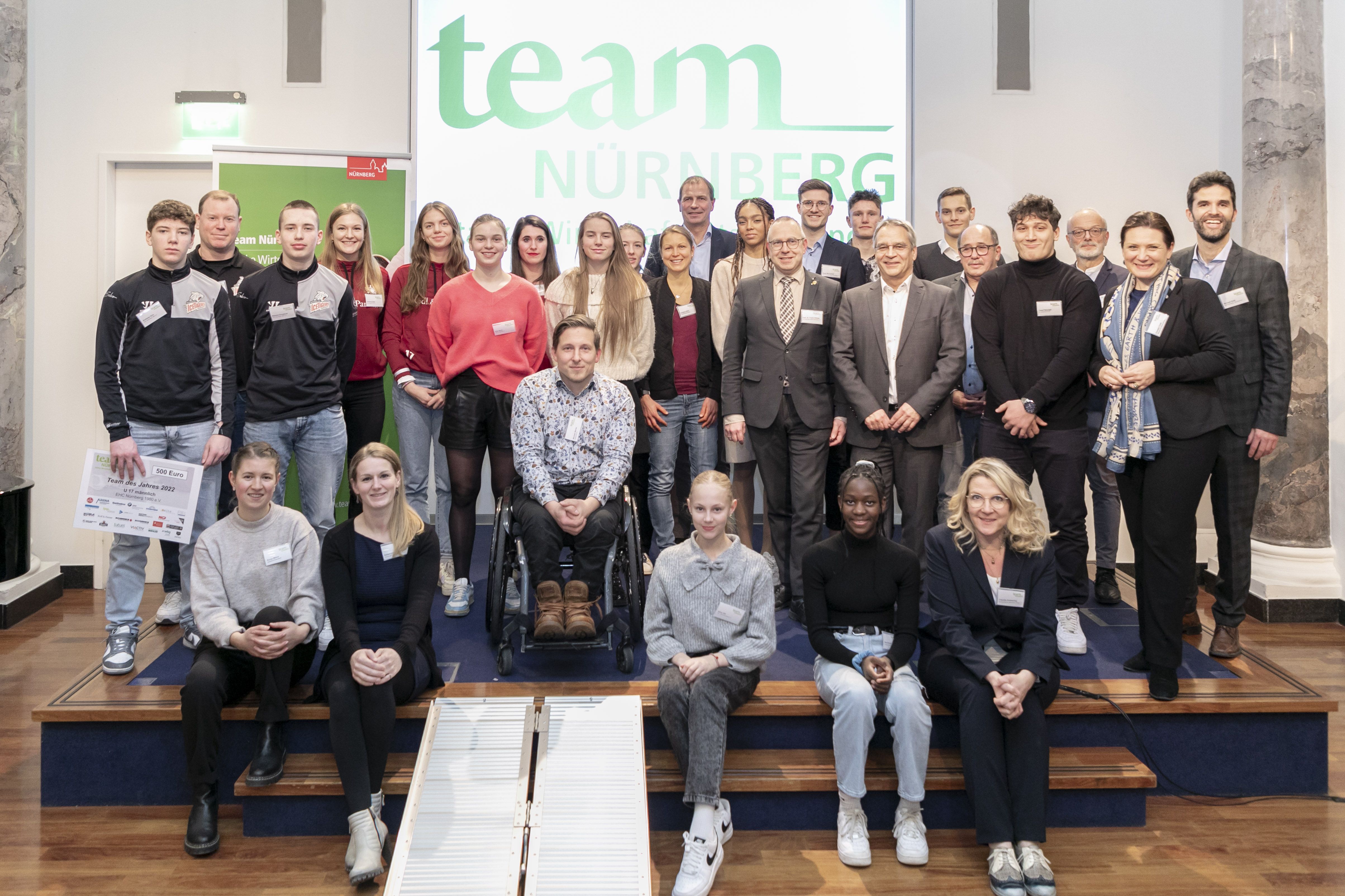 Nachrichten aus dem Rathaus: Team Nürnberg unterstützt junge ...